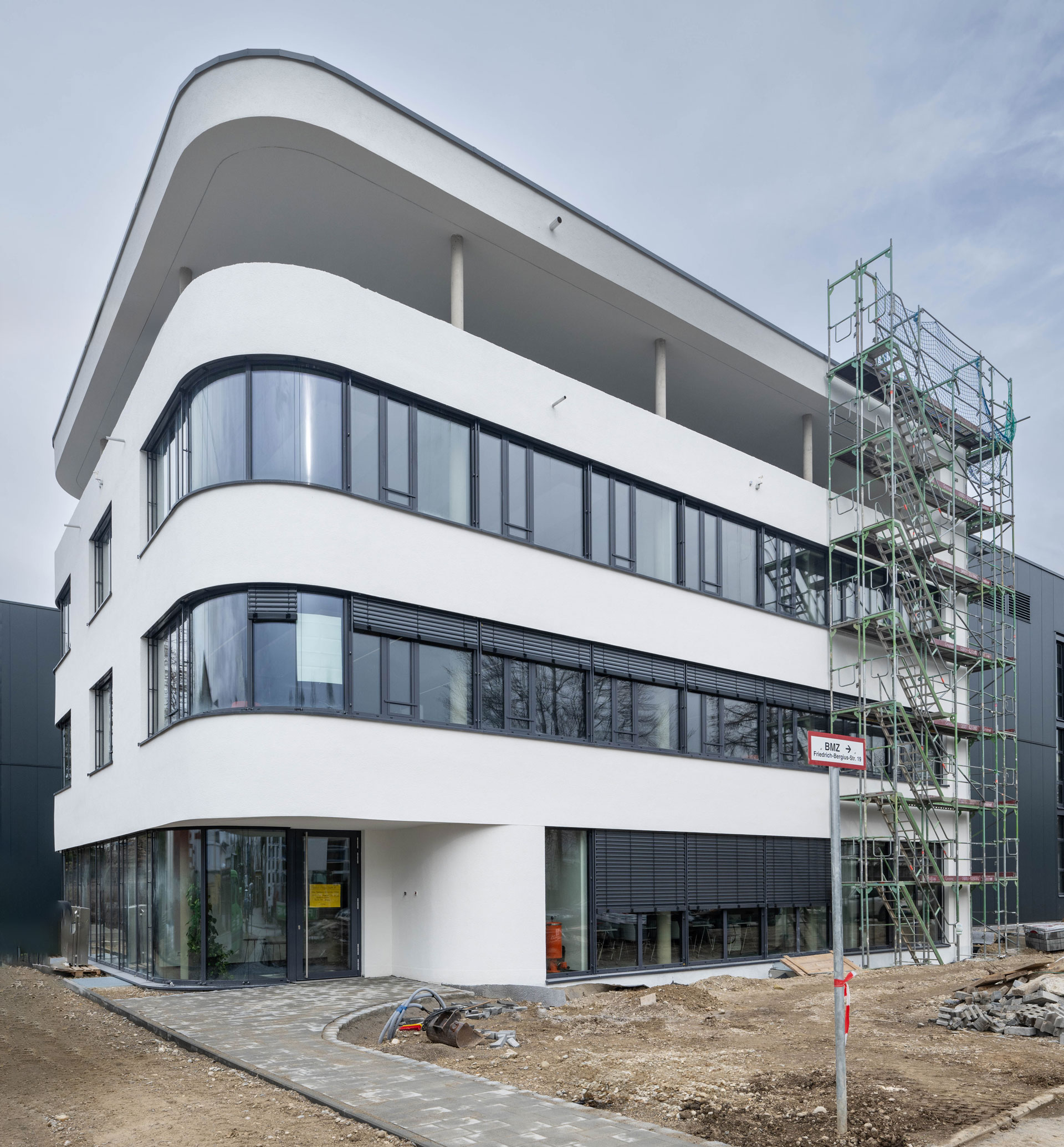 Neubau Firmenzentrale der Behncke GmbH mit Büro-, Lager- und ...